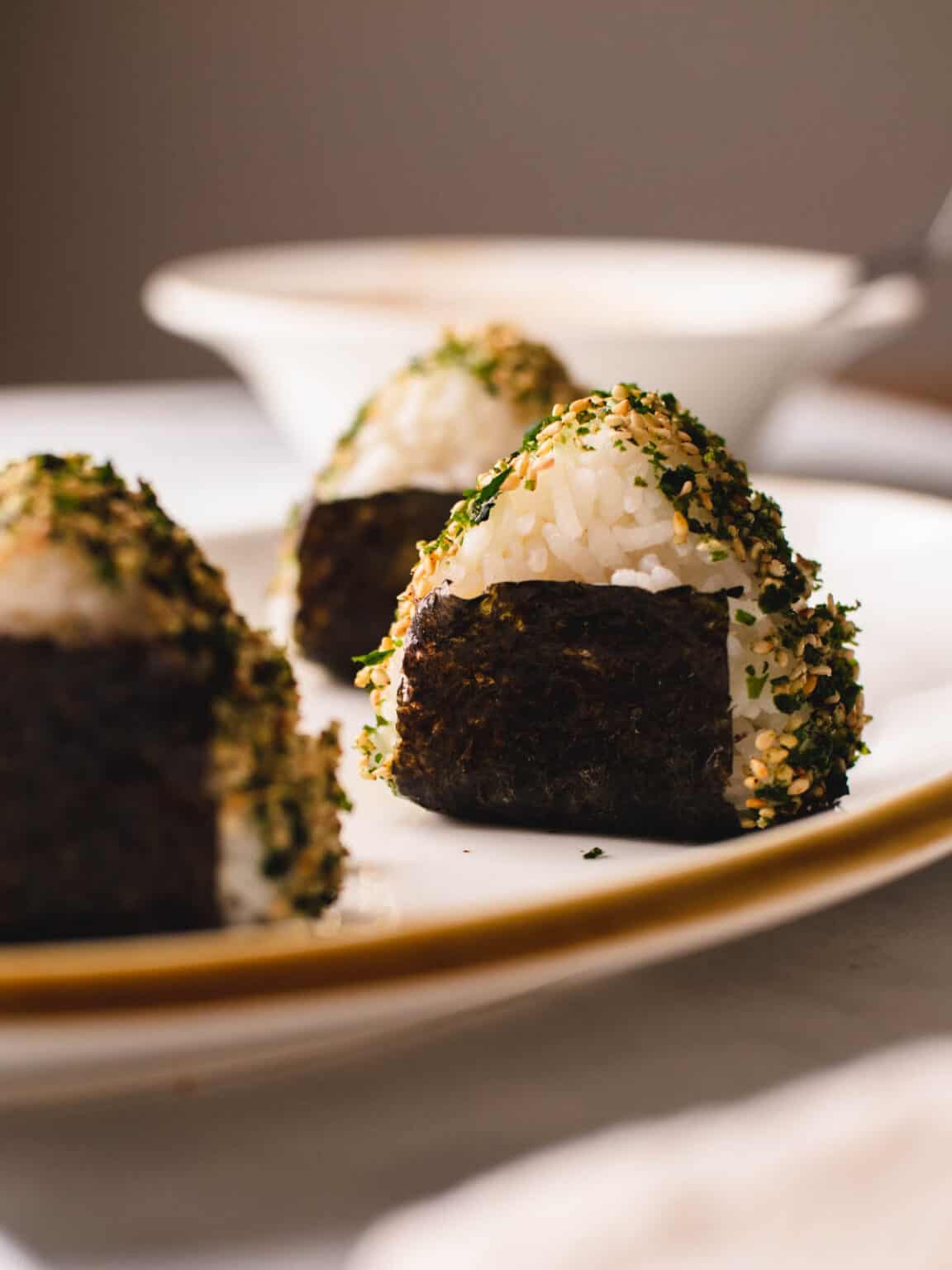 Easy Salmon Onigiri (Japanese Salmon Rice Balls)