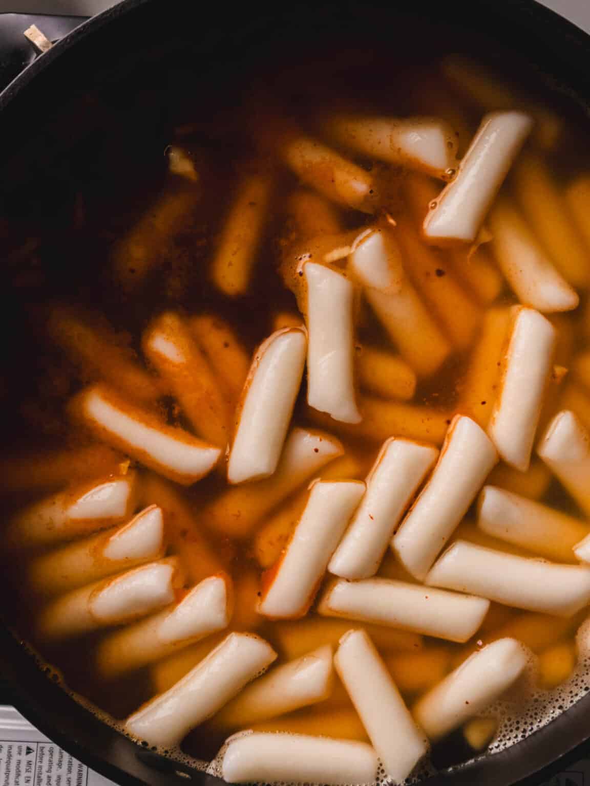 Easy Cheese Tteokbokki (Korean Rice Cake Recipe)